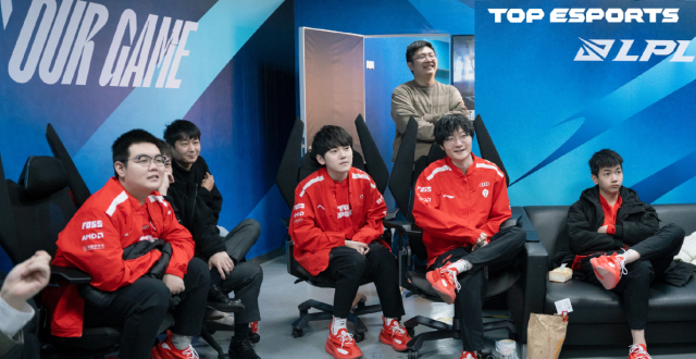 LPL官方合同库更新：左手和BLG签约2年！Ruler和JDG续约2年_腾讯新闻