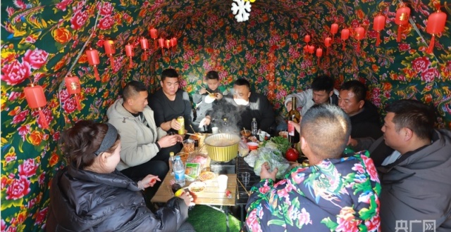 冷资源变热经济：闽宁镇冬季文旅消费季开启_腾讯新闻