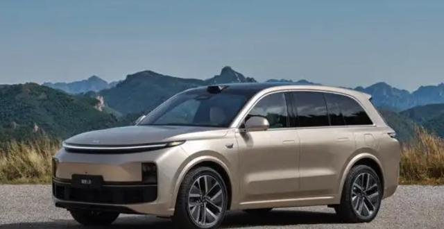 理想汽车股价飙升超13%，首款纯电SUV i8引发热议_腾讯新闻