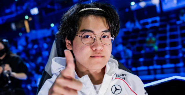 LPL烂完了！小吕布来LPL成为第一AD，却只能在T1替补_腾讯新闻