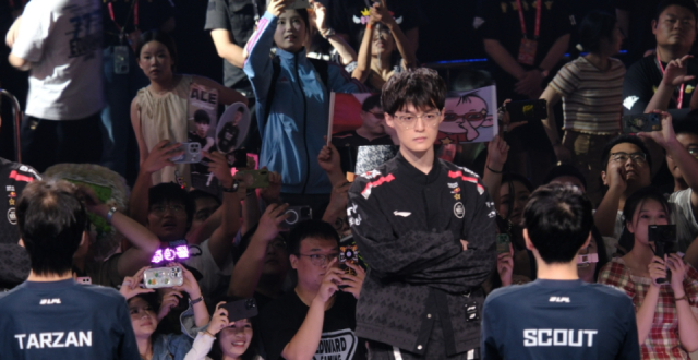 Viper或重返EDG？老岳直播爆料，中单Fofo断开连接_腾讯新闻