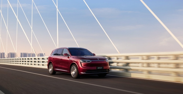 问界M7全系搭载DriveONE电机加持，为国民幸福出行护驾？_腾讯新闻