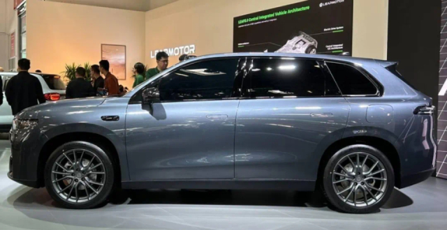 只卖20万的理想L7？零跑C10有什么杀手锏抢蛋糕_腾讯新闻