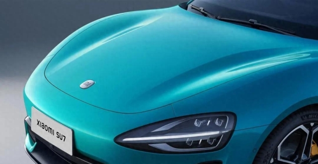 一天70辆车自动撞墙，小米SU7出了BUG_腾讯新闻