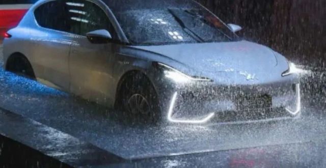 小鹏G9、智己LS7、理想L7狭路相逢，谁会胜？｜功夫汽车_腾讯新闻