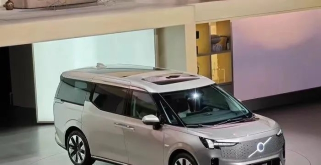 一台顶两台极氪009，沃尔沃EM90值81.8万吗？_腾讯新闻