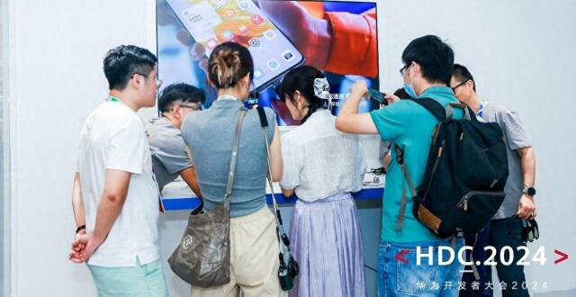 HarmonyOS NEXT亮相HDC 2024，开启华为视频全场景无缝流转新体验_腾讯新闻