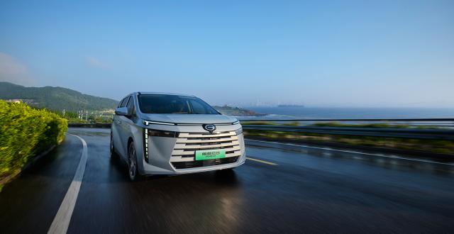 续航1200km，豪华7座MPV！冰箱，彩电全都有，20万级正式上市_腾讯新闻