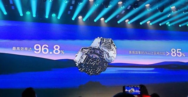 五菱发布灵犀混动系统 星光首发搭载/综合油耗3.98L/100km_腾讯新闻