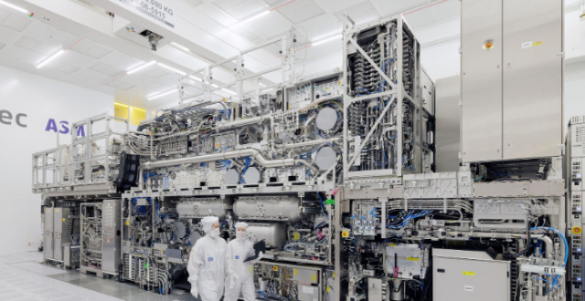 Q1净利暴涨92%！ASML回应美国关税政策影响_腾讯新闻