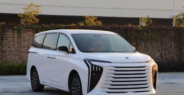 全新1.5T插混中大型MPV！曝光东风风行V9前脸设计！_腾讯新闻