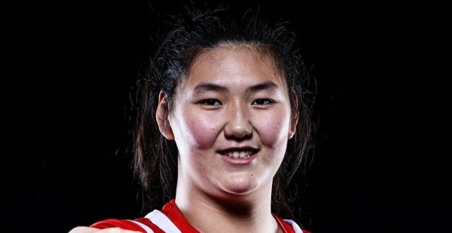“女版姚明”44分！中国U18女篮击败日本，三连胜出线_腾讯新闻