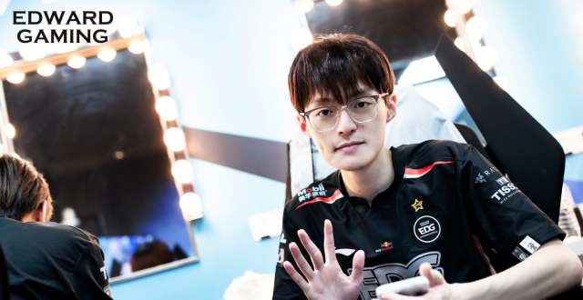 Fofo沙皇闪现回推奠定胜利，EDG 2-1击败FPX晋级季后赛_腾讯新闻