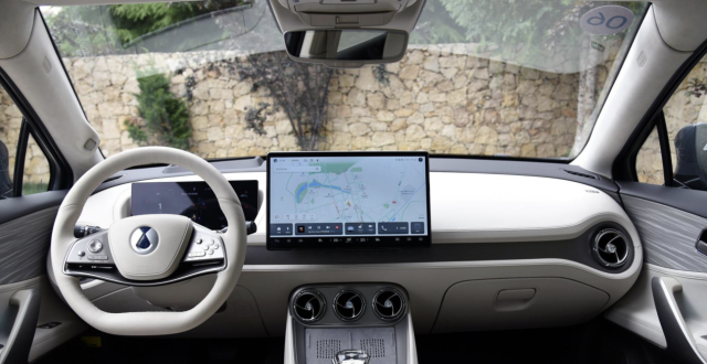 30多万预算买中大型混动SUV，腾势N8和理想L8该怎么选？_腾讯新闻