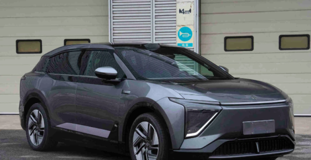 比ES6贵1000块，高合HiPhi Y 560km版开启预售！_腾讯新闻