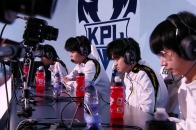 【2024KPL春季赛】2月22日 上海EDG.M vs 北京WB_01:乔兮戈娅爆炸输出，四连超凡！WB先赢一局！_腾讯新闻