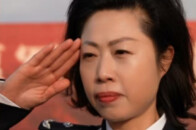 接英雄回家 |全国民族团结进步模范代表姜燕：请让我再一次向英雄们致以最崇高的敬礼_腾讯新闻