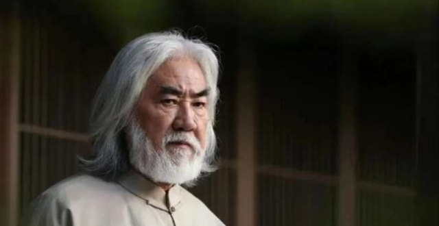 张纪中回应被指控职务侵占：100％属于前妻诬告；于东来回应胖东来上市；又有阿里高管入职山姆；小鹏发布全新一代人形机器人丨邦早报_腾讯新闻