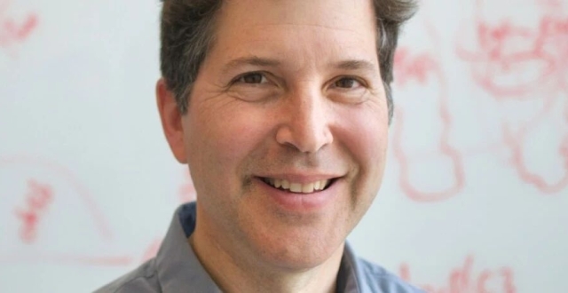 David Baker：从头设计蛋白的“上帝之手 ”，极大地推动了蛋白质科学的发展_腾讯新闻