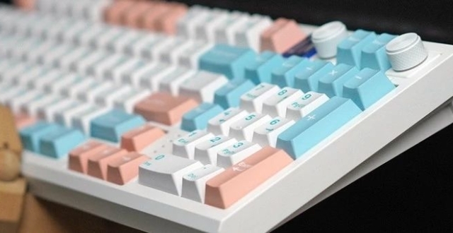 TOGAR图阁T90三模无线机械键盘拆解评测_腾讯新闻