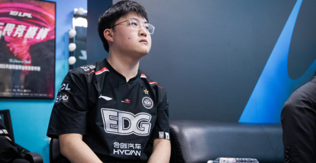 海外网友热议EDG不敌OMG：Ale带不动，EDG其他人都打得像屎一样_腾讯新闻