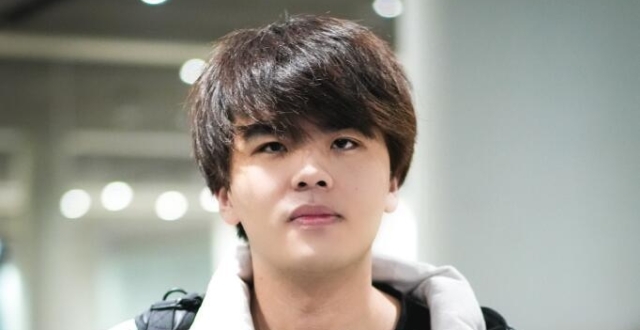 Uzi点评如今的RNG，LWX已经被打晕了，俱乐部该重新找新AD了_腾讯新闻