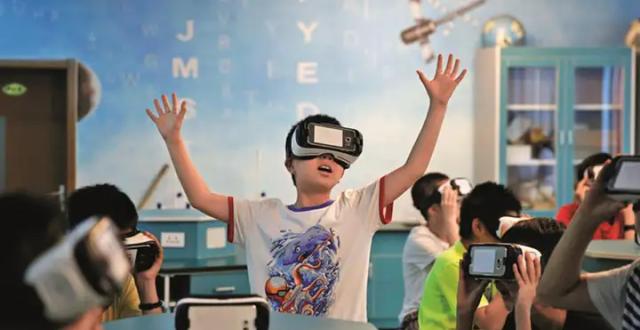 PICO与Prisms合作，打造VR空间学习平台_腾讯新闻