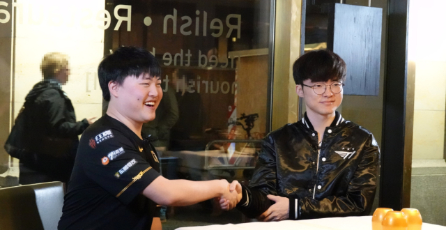 Faker力挺Uzi入选名人堂实至名归，梅奔为Uzi定制200万大G做奖励_腾讯新闻