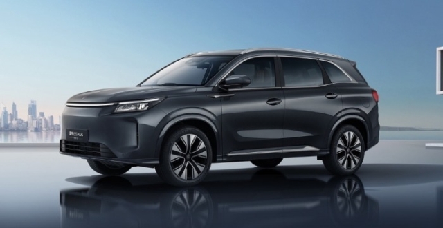 蓝电E5 PLUS先享版上市，中型插混SUV+纯电续航165km，7.98万起_腾讯新闻