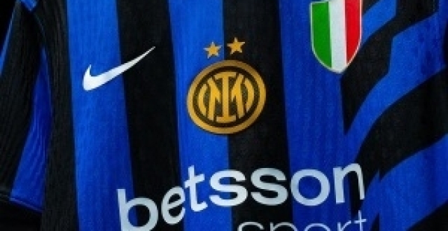 国际米兰新赛季主场球衣公布，队徽上方秀上两星代表意甲20冠_腾讯新闻