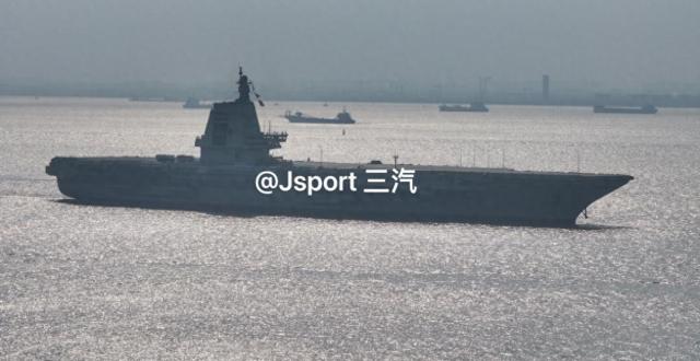 003航母出海16天后，甲板上出现了新东西_腾讯新闻