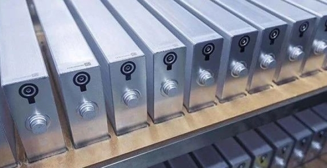 6月乘用车电池装车量：宁德时代18.7GWh、比亚迪10.5GWh、中创新航2.4GWh_腾讯新闻