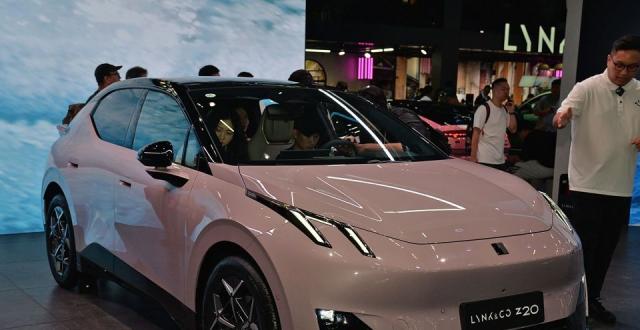 全靠同行衬托，领克Z20正式上市限时13.59万元起_腾讯新闻