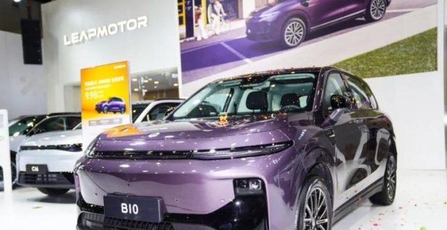 激光雷达，高通8295芯片，续航600公里，零跑B10如何选？_腾讯新闻