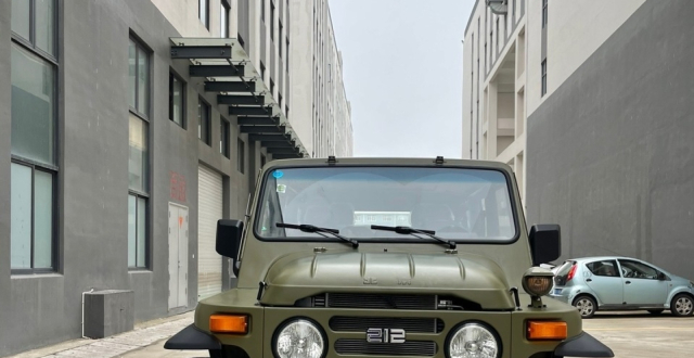 实拍“BJ212”狙击手！58年纯正血统，内饰不再廉价，仅售9.99万_腾讯新闻