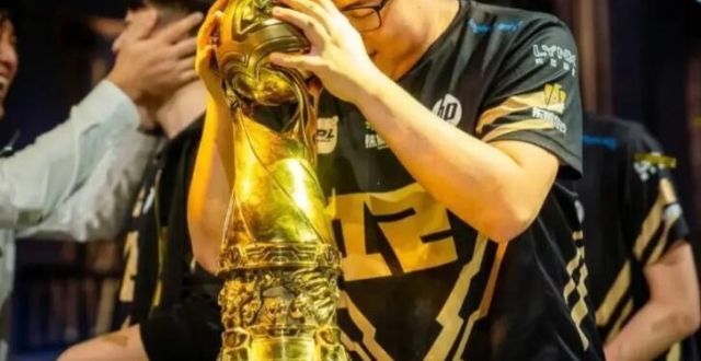 Zoom爆料Uzi复出之后，姿态也来证实此事，下赛季将加入WE战队_腾讯新闻