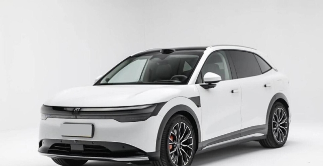 入门即顶配，标配800V快充，轴距超2米9，极氪7X剑指Model Y？_腾讯新闻