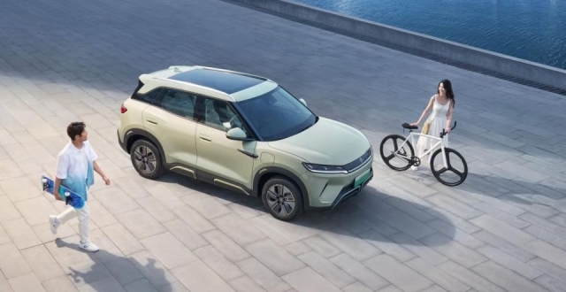 定位A0纯电SUV，比亚迪元UP上市9.68万元起_腾讯新闻