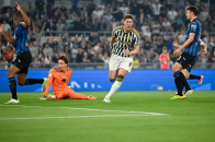 1-0！4分钟闪电破门，尤文夺冠刷爆纪录，阿莱格里难逃下课_腾讯新闻