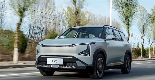 起亚终于降价了！14.98万的EV5现仅售9.98万起，续航530km_腾讯新闻