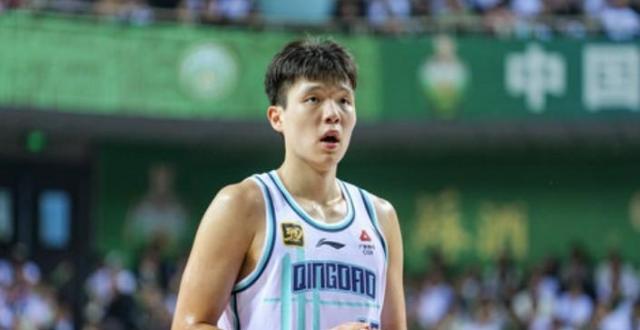 身背5犯仍填满数据栏，杨瀚森7中1贡献5分14板4助3断6帽_腾讯新闻