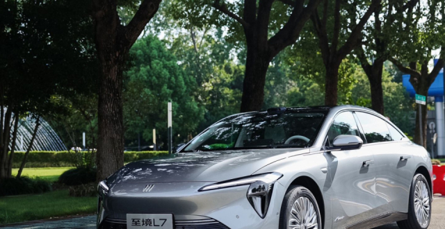 别克至境L7实车现身，长超5米+激光雷达，配343马力+续航1400km_腾讯新闻
