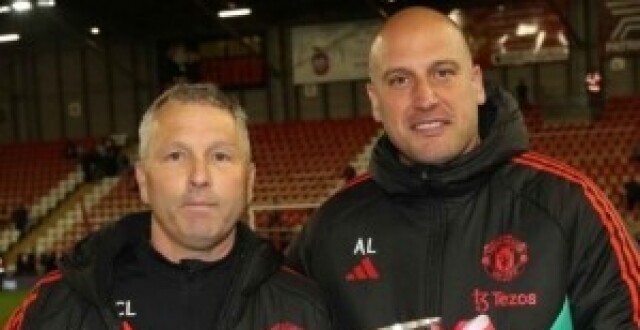 曼联官方：俱乐部U18主帅亚当-劳伦斯将在本赛季结束后离任_腾讯新闻