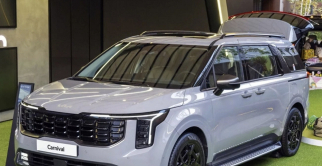 比别克GL8还大,起亚新款MPV首发,新增1.6T混动，内饰外观大幅升级_腾讯新闻