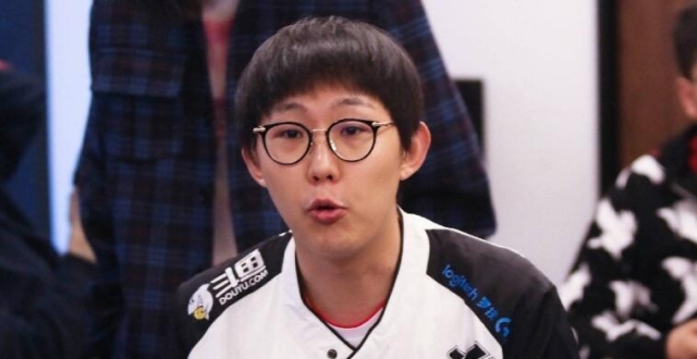 Imp大胆点评AD选手，有三人算顶级，uzi不在其中_腾讯新闻