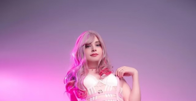 Sneaky再晒女装作品！C9官方：你太辣了，欧洲刚子霸气应援WBG_腾讯新闻