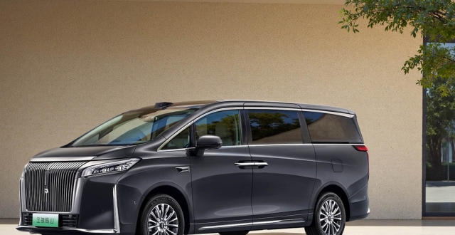 MPV市场要热闹了 四款新车来袭 五菱星光730配三种动力_腾讯新闻