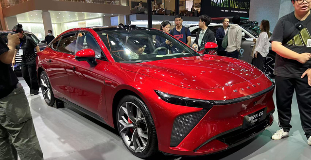 升级高通骁龙8295P芯片 全新2025款星纪元ES纯电上市售18.98万起_腾讯新闻