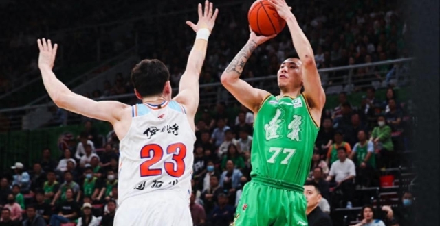 史上最水MVP？31分钟0分3犯，苏群等5名记怒批：打得挺崩，太差_腾讯新闻