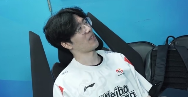 比赛可以输，TheShy必须死，WBG比赛再现名场面，RA失智全员发疯_腾讯新闻